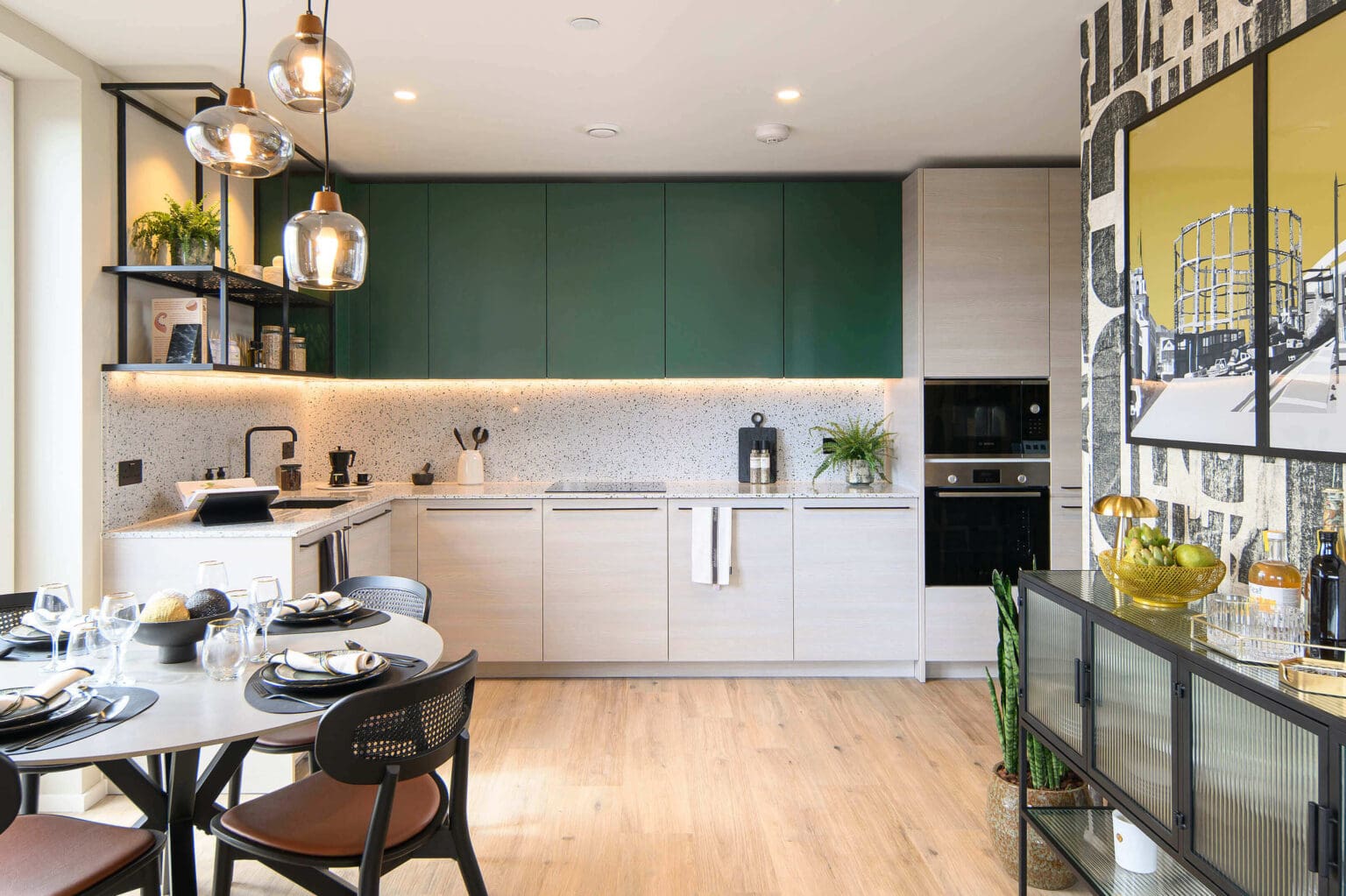 Heron Wharf, London, E14 0LL | www.londonpb.com